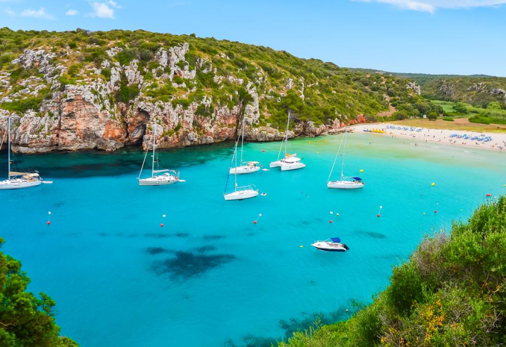 Galerie: Menorca láká na nádherné pláže, romantiku a pochoutky ...